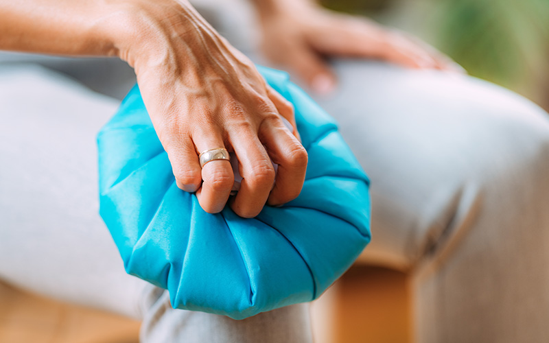 Cold Knees in TCM: Understanding Causes and Symptoms